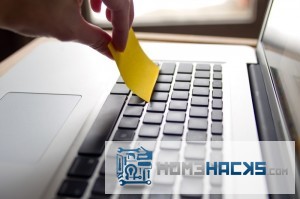 The Post-It Keyboard Duster - HomeHacks